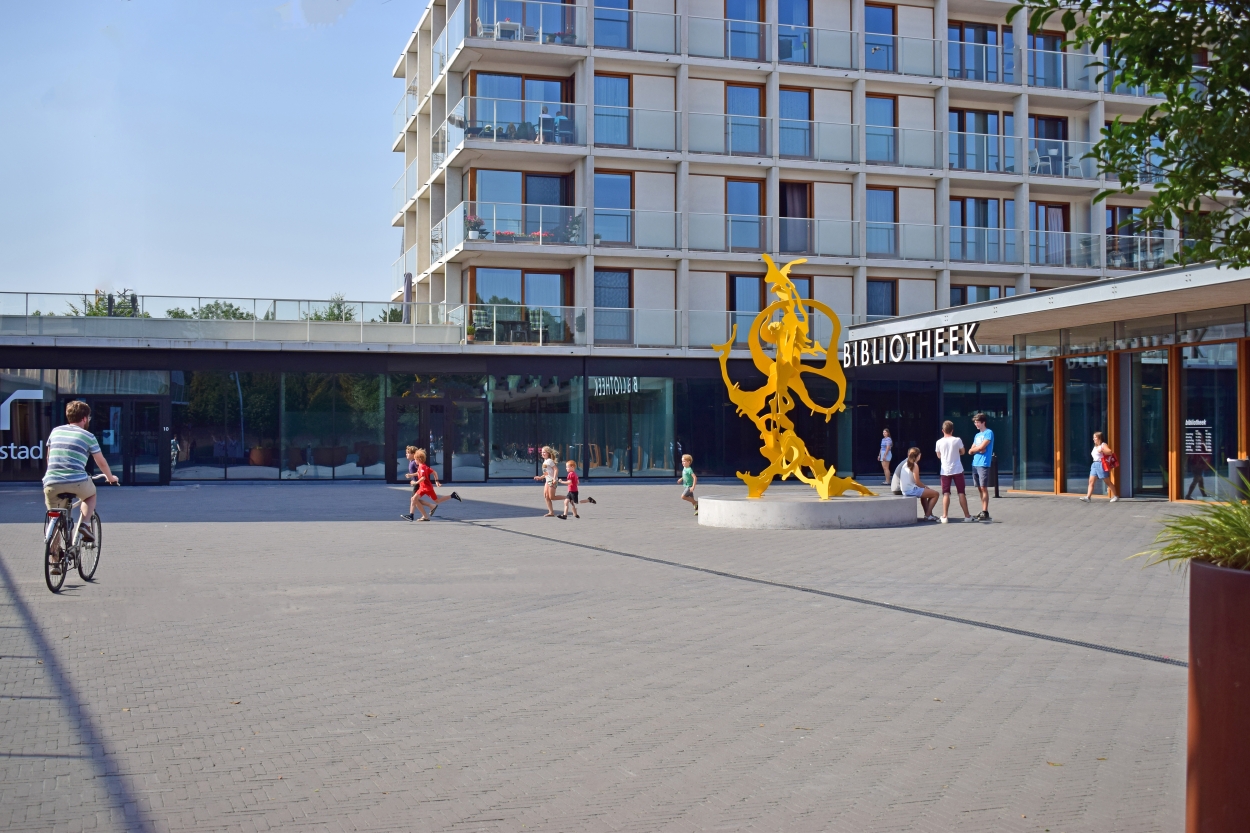 Heldenmarkt op Boekenplein - Waregem1